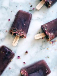 Sodavandsis: HER får DU opskrift på hjemmelavet Sun Lolly is